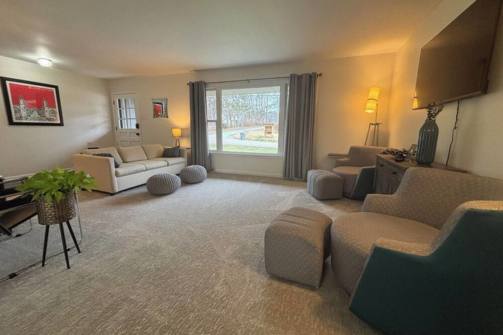 Stadium Stroll | Walk To Iu Football | Sleeps 14 - Bloomington, IN