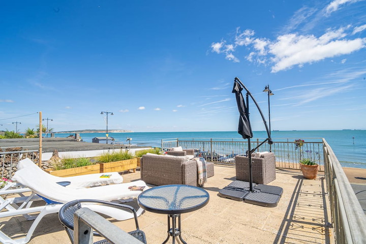 Shanklin Beach House - An Apartment That Sleeps 7 Guests In 3 Bedrooms - Shanklin
