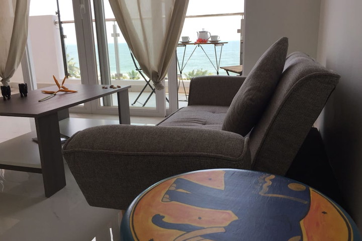 Wake Up To Panoramic Ocean Views From Almost Every Room. - Colombo