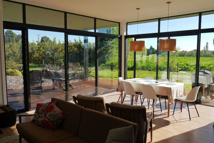 Stunning Quiet Home Beside An Orchard Near Greytown Village. - Greytown