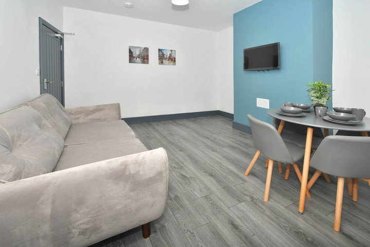 Townhouse @ Eastwood Pl - Double Ensuite With Tv - Stoke-on-Trent