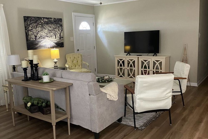 Charming 3-bedroom House In Scott With Fitness Area, Central Air,newly Renovated - Lafayette, LA