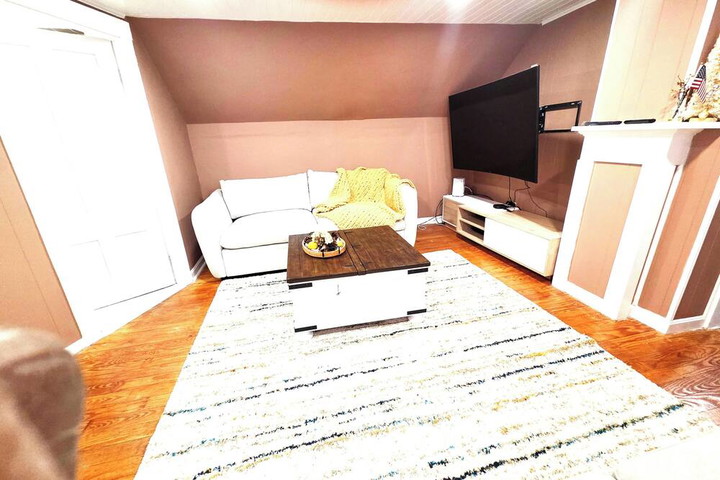 3-bedroom Luxury Loft Family-friendly Home + Free Parking - 9 Guests - Brockton, MA