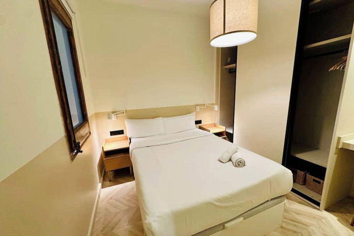 3-bedroom Condo In Eixample - Barcelona