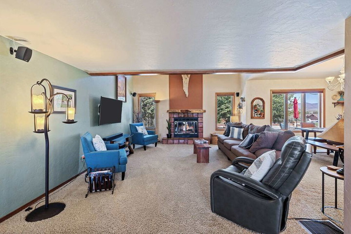 Prescott Golf Oasis  Upscale Comfort Dog Friendly - Prescott Valley, AZ