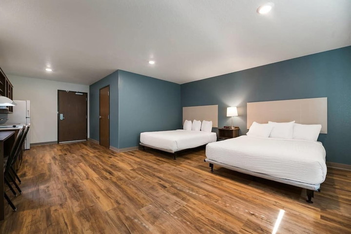 2 Budget Rooms Near Cocoa Beach & Kennedy Space Center For Great Stays - Cocoa, FL