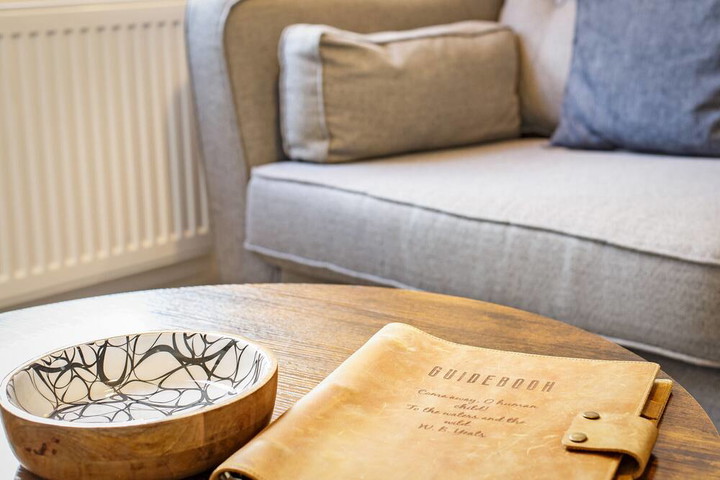 St. Edwards Hill-downtown Style + Classic Elegance - Sligo