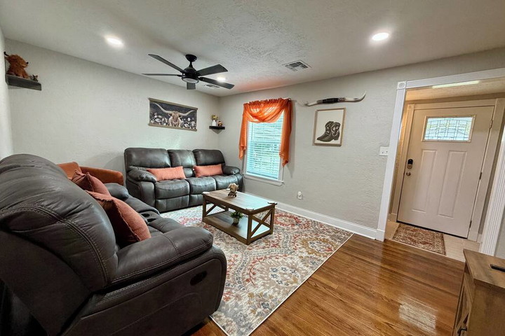 Fun, Entertaining Home With Game Room Near Fort Sill, Restaurants, & Shopping. - Lawton, OK