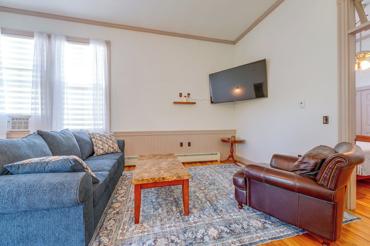 Near Bates & Bowdoin Colleges + Local Nature Park! - Brunswick, ME