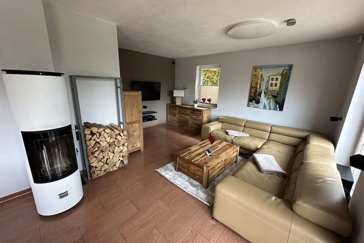 Stadtvilla In Leipzig 7 Personen 3 Schlafzimmer 2 Bäder Garten Und Terrasse - Leipzig