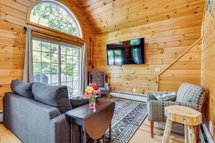 On Baxter Lake: Wooded Retreat Near Trails - Rochester, NH