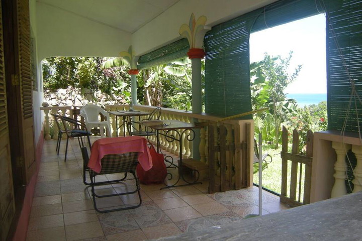 Villa With Large Terrace And Breathtaking Ocean Views Nearby - Seychelles