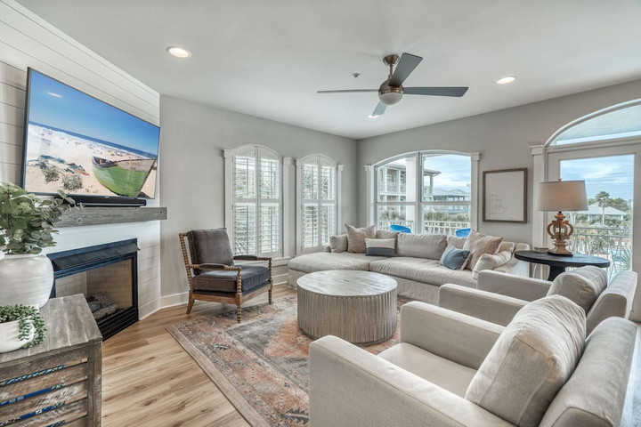 Newly Renovated Pool View Condo Near Beach & Rosemary | Lagoon Pool | 4 Bikes - Rosemary Beach, FL