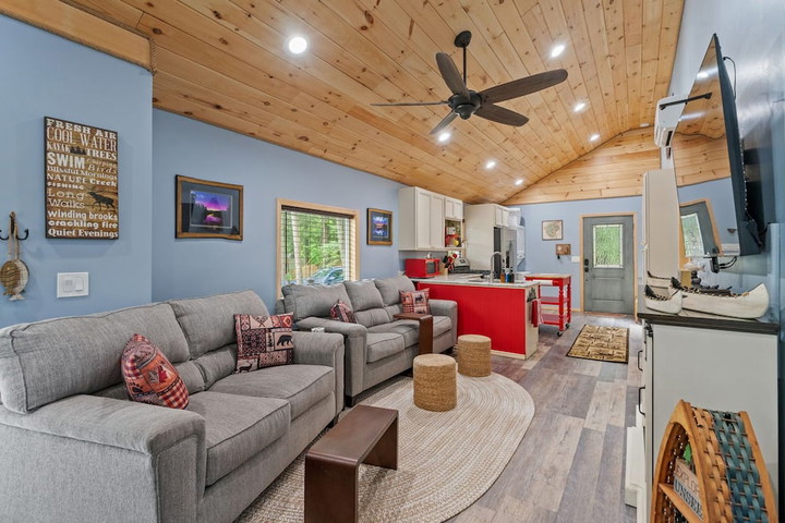 Private Dock! Golf, Hot Tub, Riverfront - Near To 6 Flags, Lake George, West Mtn - Corinth, NY