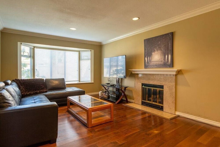 Private One Very Bright Room E On The Top Floor With Ensuite Bathroom , Air Con. - British Columbia