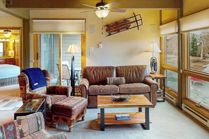 Gorgeous Steamboat Condo Near Lift With Pool, Hot Tubs & Washer/dryer - Steamboat Springs, CO