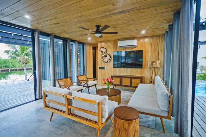 Santosha Villa - Modern 3br Island Villa With Pool - Placencia
