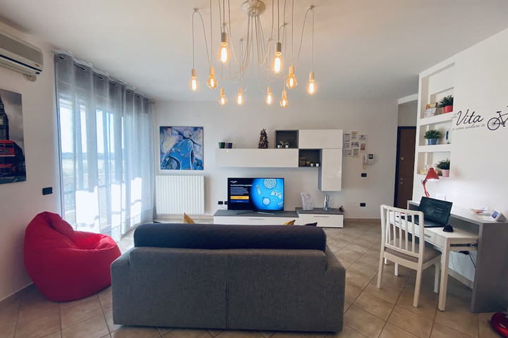 Comfortable Apartment With Breakfast Included And A Private Garage Available Upon Request - Foggia