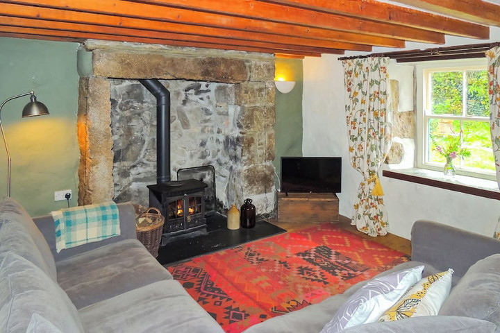 2 Bedroom Accommodation In Helston - Helston
