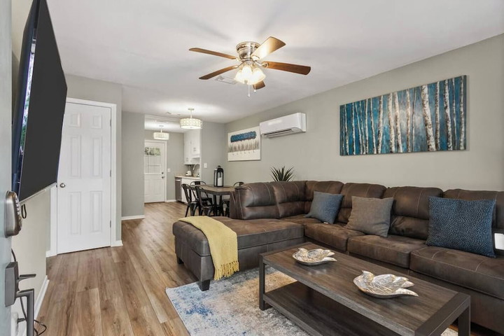 Updated 2 Bed W/ Fenced Yard * Dog Friendly * Fox Den F - Milton, FL