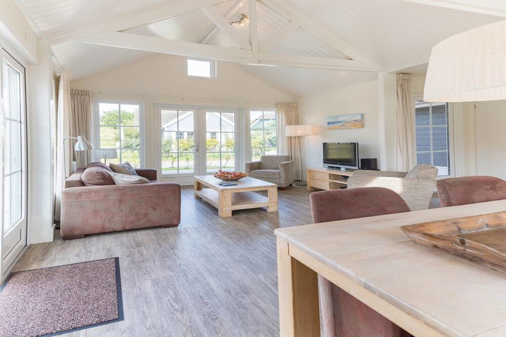 Hollum Family Holiday Home - Friesland
