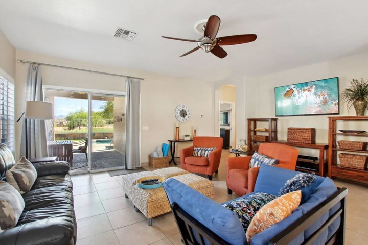 Cozy 3 Bedroom Home With Private Heated Pool On A Golf Course With Mountain View - Avondale, AZ
