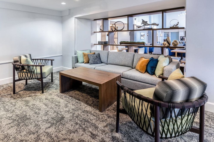 Accessible 2br Suite | Free Daily Breakfast + Pool - Denver, CO