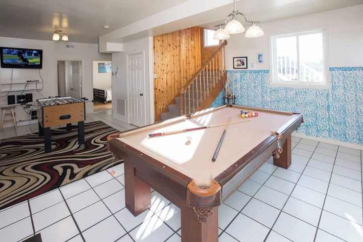 Lovely House Near Sandbridge Beach - Decks With Stunning Ocean Views & Hot Tub - Virginia Beach, VA