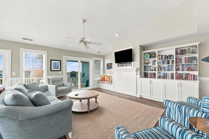 2nd Row Duplex With Elevator, Views, Community Pool, And Direct Beach Access. - Swansboro, NC