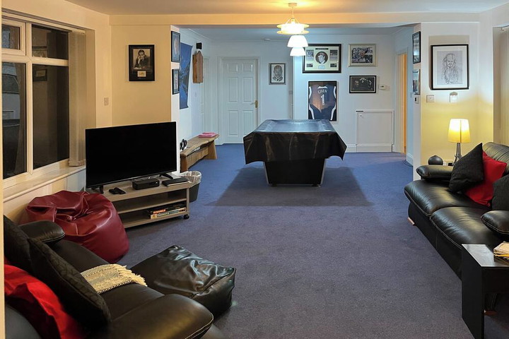 2 Bedroom Accommodation In Blaydon Burn, Near Newcastle Upon Tyne - England
