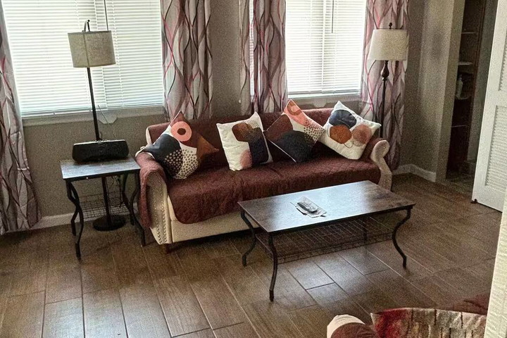 Cozy & Comfortable 2-bedroom Cottage On James Island - Minutes From Folly Beach! - South Carolina