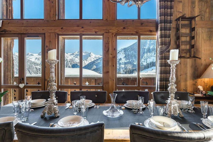 Superbe Chalet Avec 5 Chambres, Jacuzzi Et Services De Luxe, à 300m Des Pistes à Courchevel Village - Courchevel