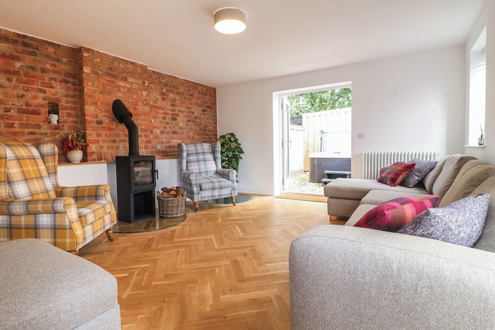 Buckingham House, Pet Friendly, With Hot Tub In Whissendine - Melton Mowbray