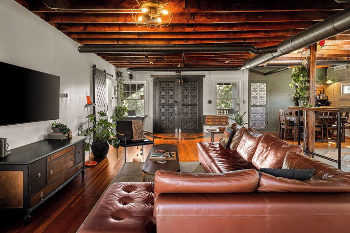 Unique 2-bdr Historic Warehouse Loft With Terrace And Fireplace ! ! ! - Detroit, MI