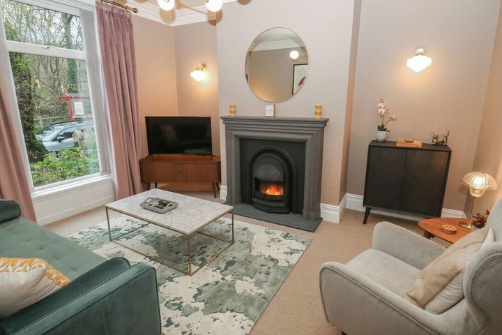 Fairfield House, Almondbury - West Yorkshire