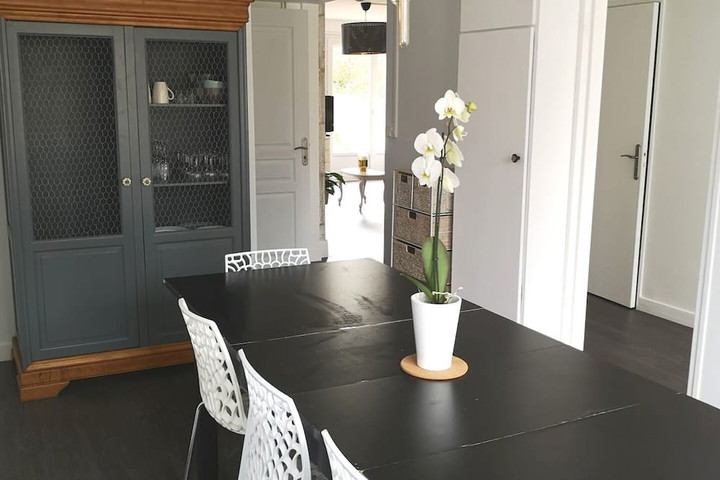 5 Bedroom House With Jacuzzi For 6 People In The Village Of Champagne - Marne