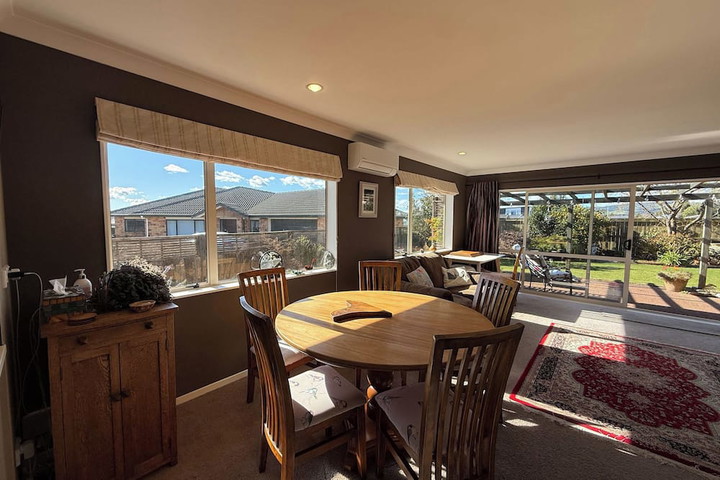Mooma's - Single Level, Covered Patio, Sleeps 8 - Rotorua