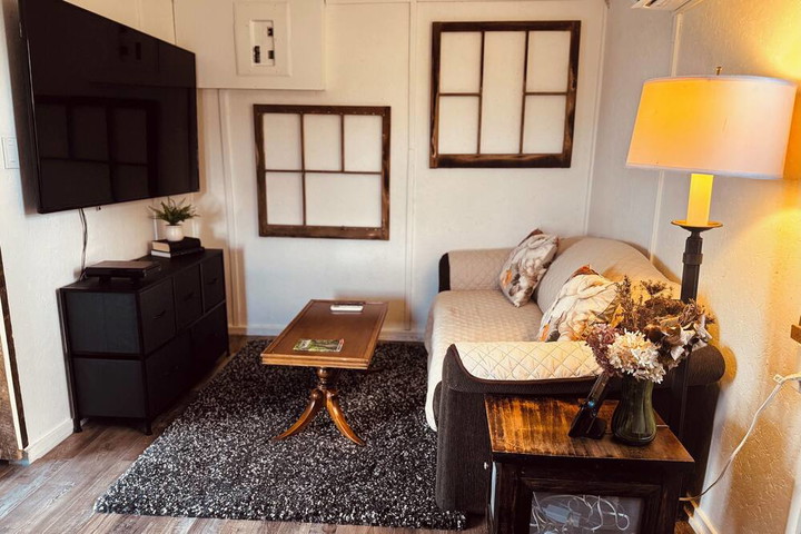 Newly Updated Quiet Cottage Near Turkey Point And Port Dover - Delhi, ON, Canada