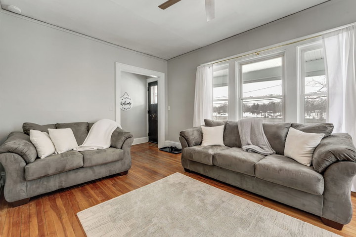 8 Mi To Micron Technology! Walkable Phoenix Gem - Phoenix, NY