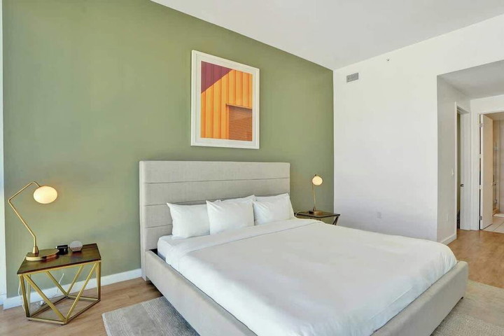 17west 2br | Pool & Walk To South Beach - Miami Beach, FL