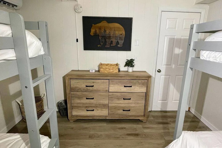 Cozy Modern Rustic Ski Lodge! 7br - Sleeps 16 - Killington, VT