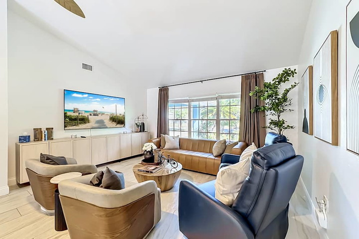 Backyard With Private Pool, Playset & Fire Pit - Bradenton, FL