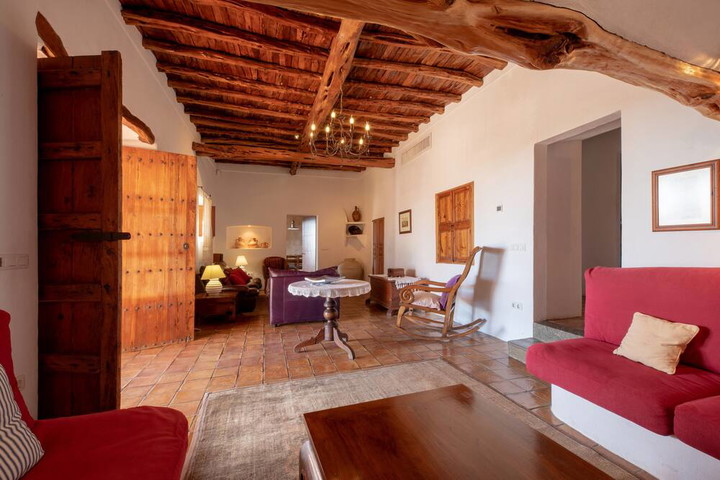 Luxurious Villa "Can Mariano" With Pool, Large Garden, Air Conditioning And Wi-fi - Ibiza