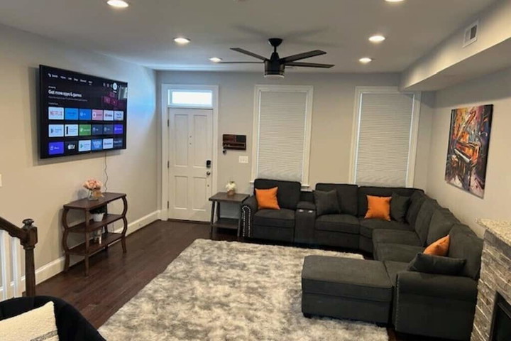 Contemporary, Cozy, & Convenient In Old Town Alexandria - Falls Church, VA