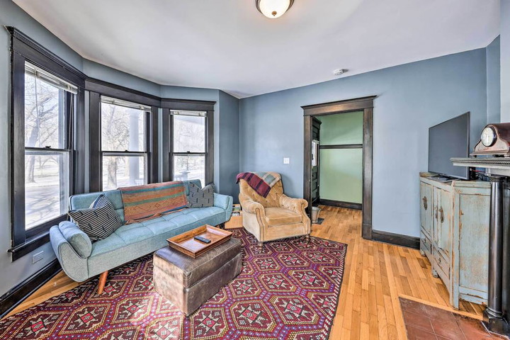 Newly Renovated Home Close To Dtwn Lawrence! - Lawrence, KS