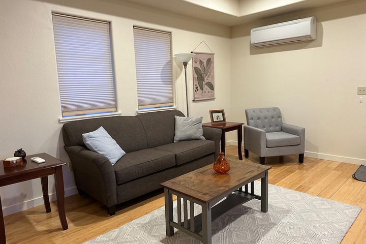 Chateau Herb ~ Miranda Carriage House Apt - Ashland, OR