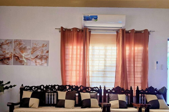Cozy 3-br House. 15 Pax. Fast Wifi. Near Iloilo Airport. Pet Friendly - Iloilo City
