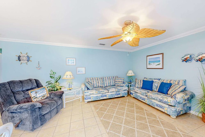 Pool-side Condo With Pool, Private Washer&dryer, Walk To Beach & Free Wifi - Navarre Beach, FL