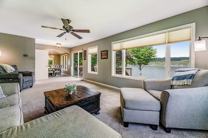 Keuka Vista|lakefront 4br With Amazing Views, Dock & Game Room - Penn Yan, NY