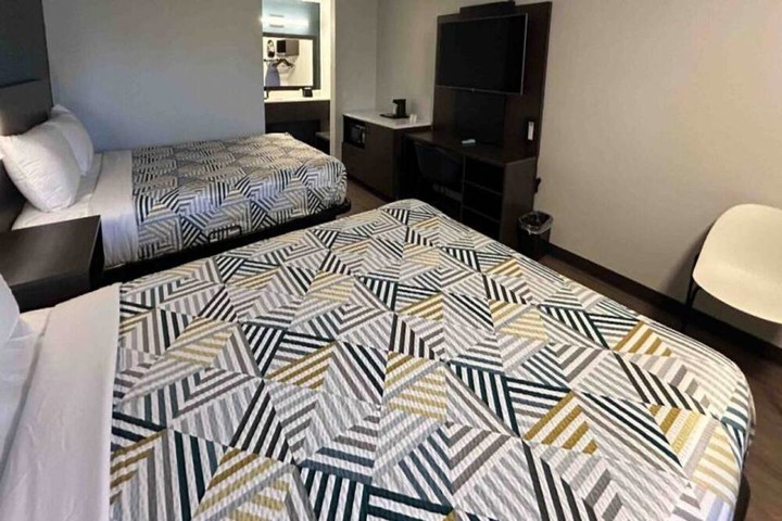 1 King Bed | Non-smoking, Micfridge - Lake Elsinore, CA
